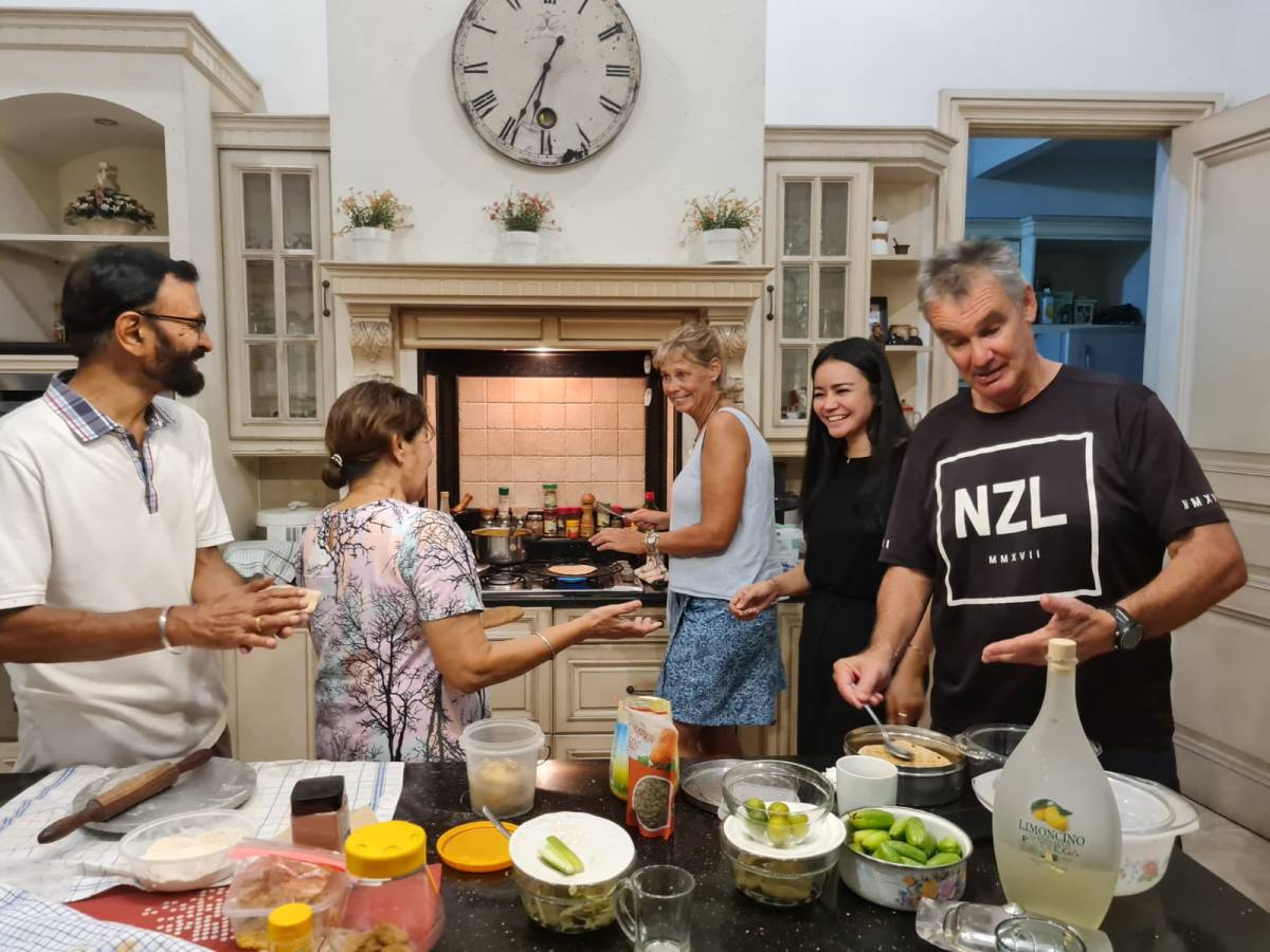 Back In The Land Of Roti – Kiwis Do Fly